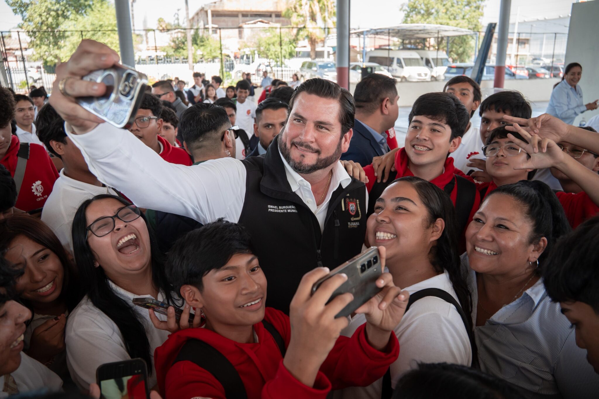 Participa Ismael Burgueño en Panel de Egresados Exitosos del CBTis 116 ...
